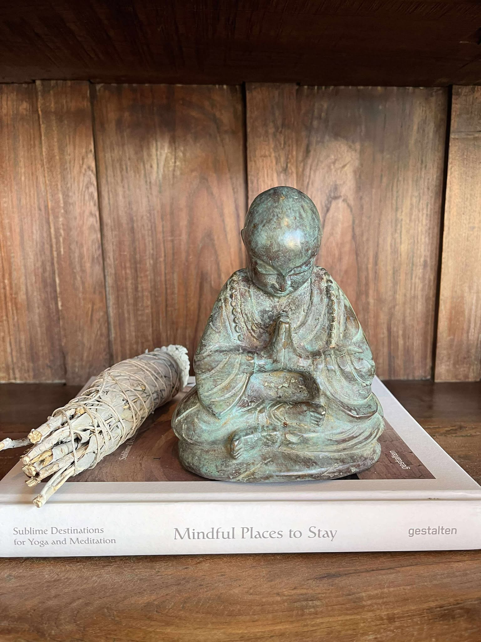 Statue - Praying Buddha Munk (15 cm) – Studio Fast x Min Gaia